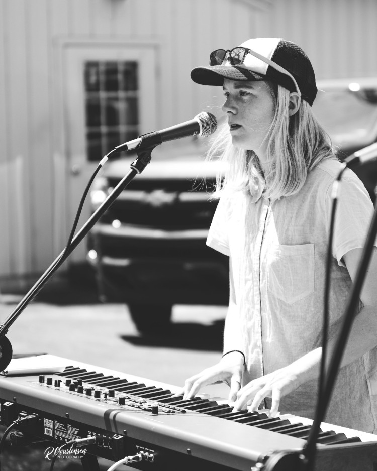 Nonlinear Tales – Eliza Thorp’s ‘Stories We Told Along the Way’ Album ...